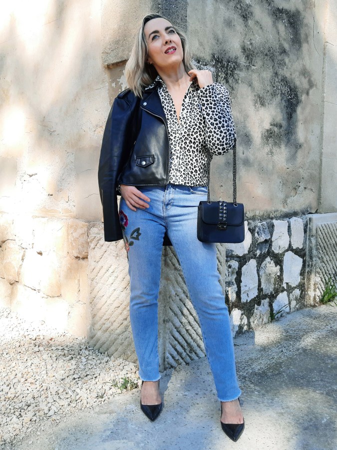 Comment créer un look chic avec des basiques ? – The Color Fashionista