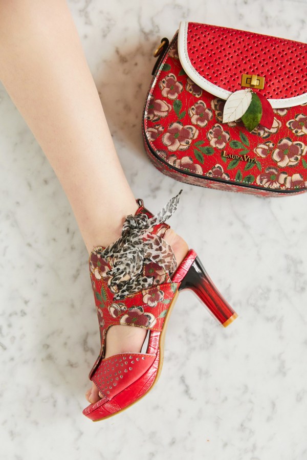 Les créations colorées de Laura Vita – The Color Fashionista